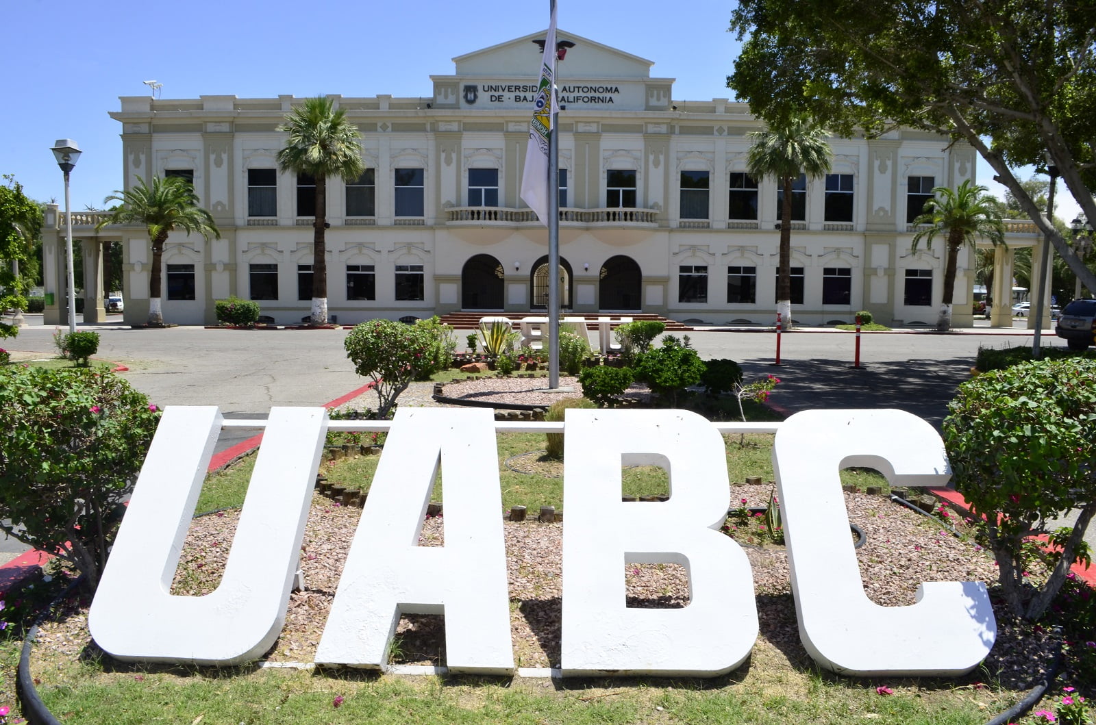 Destaca liderazgo educativo de UABC en Latinoamérica - Periodismo Negro