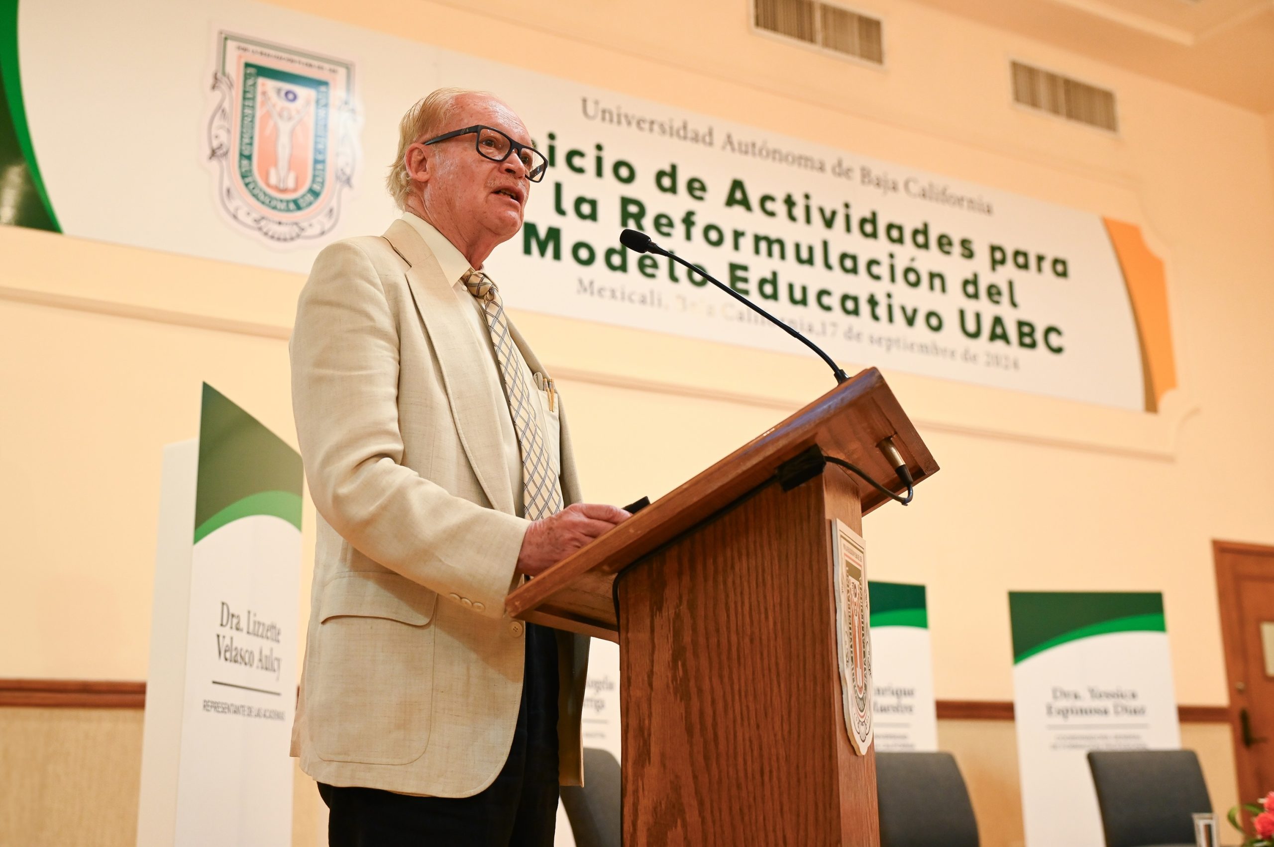 Presentación_Modelo_Educativo_UABC_Conferencia_Dr_Ángel_Rogelio_Díaz ...